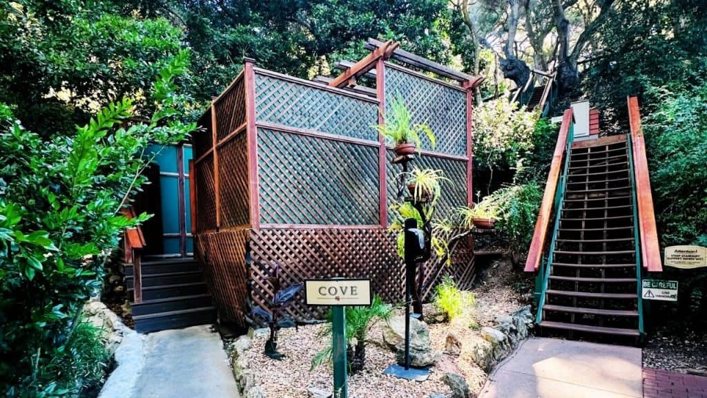 This California Resort Has Mineral Hillside Hot Tubs Among the Trees
